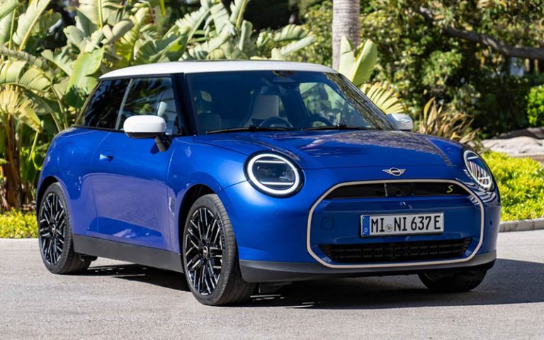 MINI Cooper SE 2025 โฉมใหม่ วิ่งได้ใกลขึ้น ในราคาที่ถูกลง